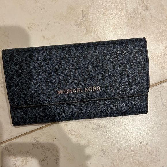Michael Kors | Bags | Michael Kors Signature Wallet New | Poshmark